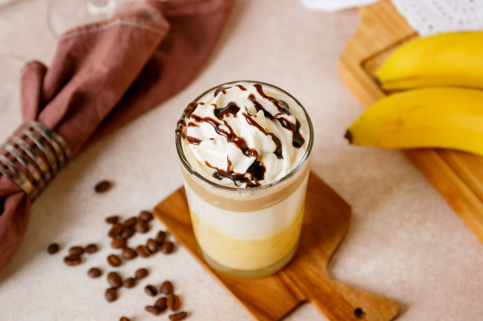 Starbucks Copycat Banana Split Frappuccino is the Frosty Drink You Need ...