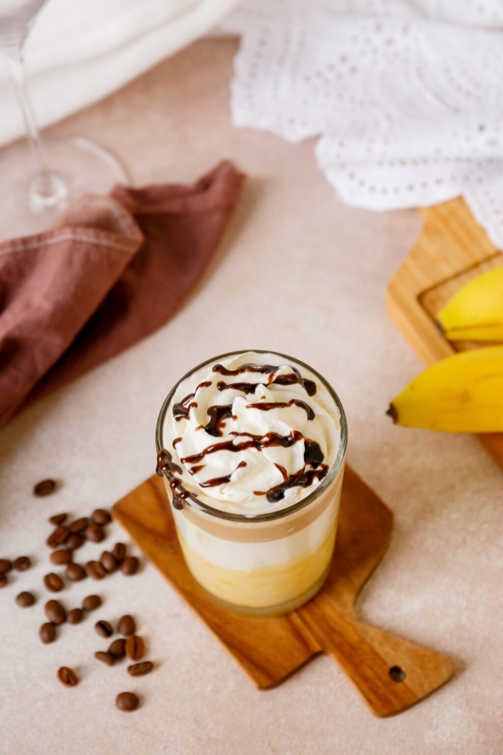 Starbucks Copycat Banana Split Frappuccino is the Frosty Drink You Need ...